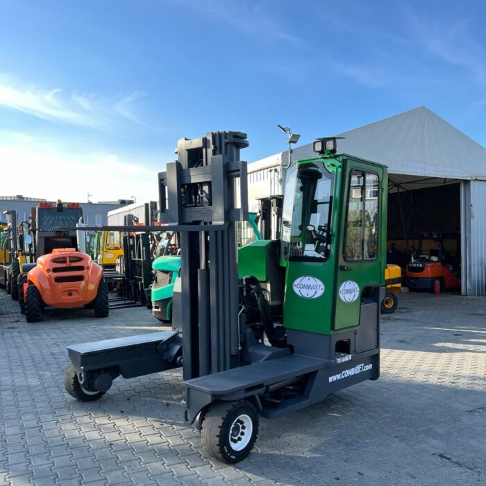 Combilift C4000 Triplex Kubota engine - Ultra Forklifts